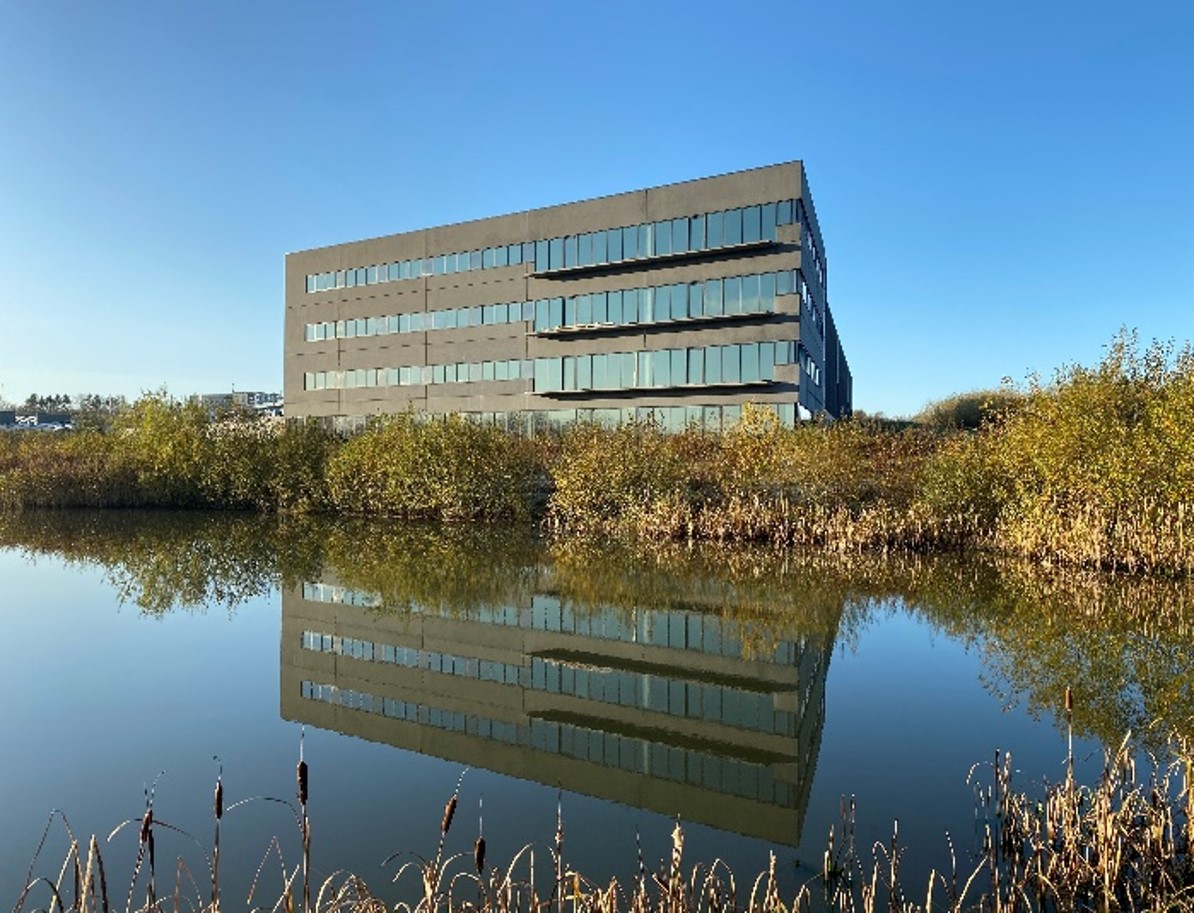 LIND DNA リンドディーエヌエー - の仕入れ・卸はギャラックス貿易株式会社 Galax Corporation